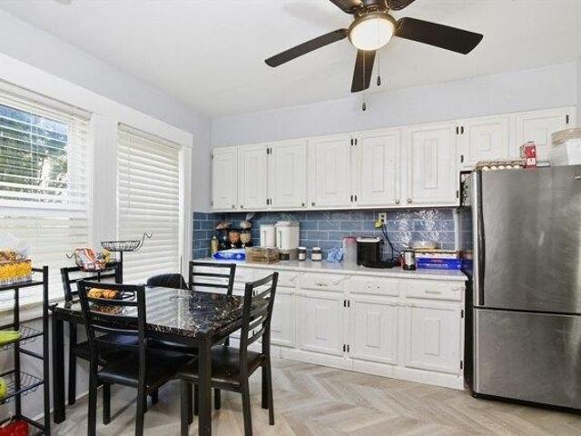 house with 7 bedroom, Boston MA ES105192575