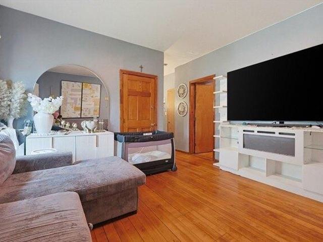 house with 7 bedroom, Brockton MA ES105109235