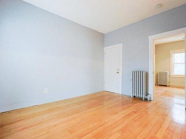 house with 7 bedroom, Brockton MA ES105230087