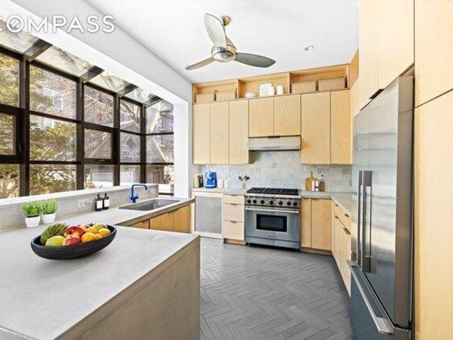 house with 7 bedroom, Brooklyn NY DLS102283223