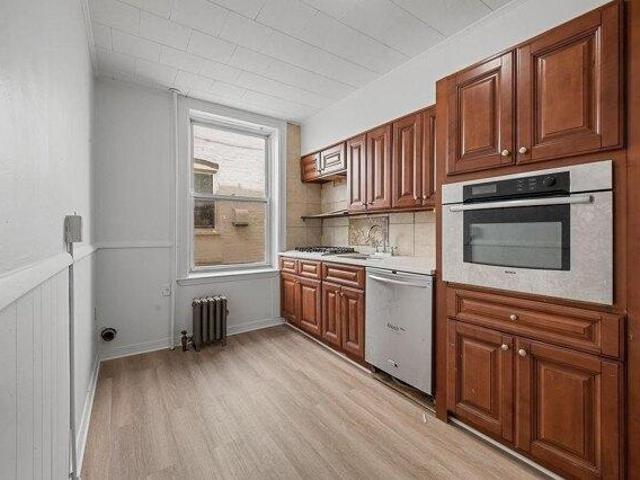 house with 7 bedroom, Brooklyn NY ES105204550