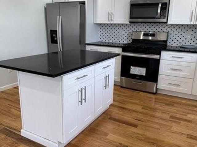 house with 7 bedroom, Bridgeport CT ES104411023