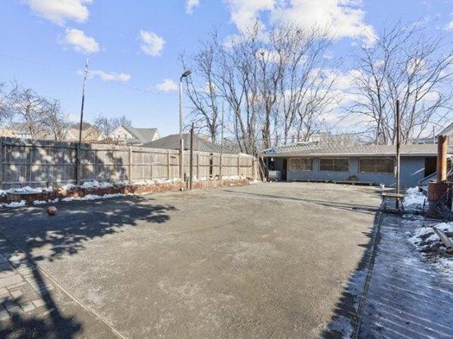 house with 7 bedroom, Bridgeport CT ES104833145