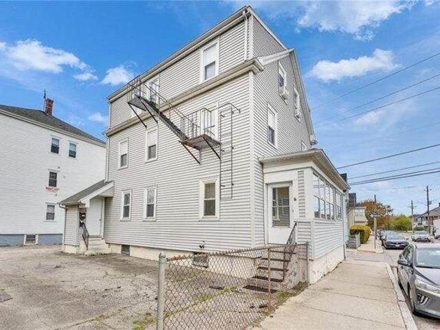 house with 7 bedroom, Bristol RI ES103887779