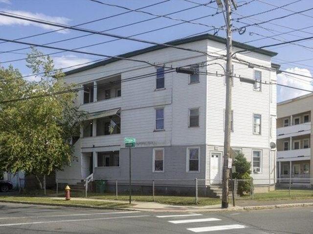 house with 7 bedroom, Chicopee MA ES105061722