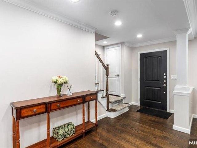 house with 7 bedroom, Clifton NJ ES104191723