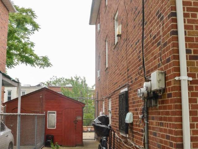 house with 7 bedroom, Cypress Hills NY ES72692046