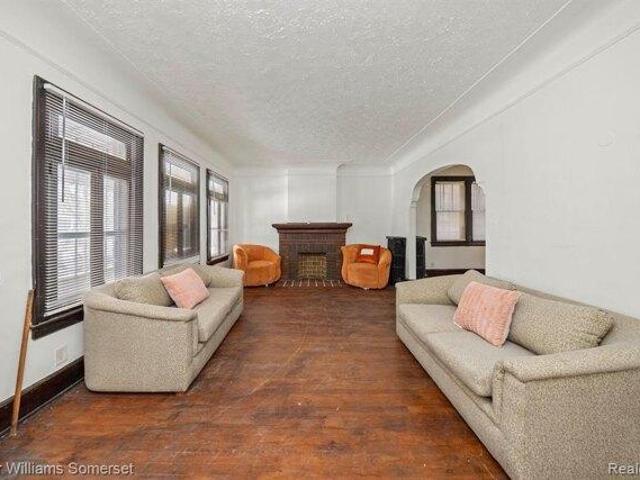 house with 7 bedroom, Detroit MI ES88828897