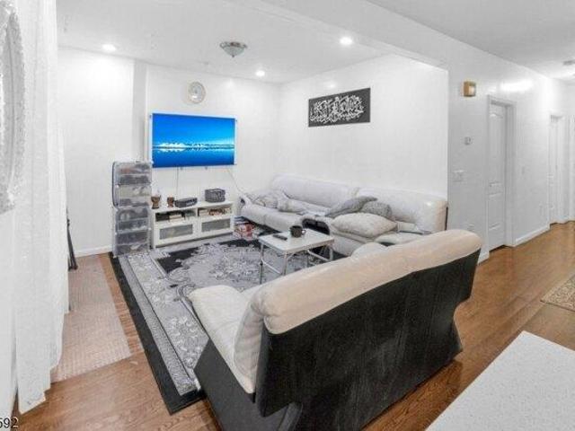 house with 7 bedroom, East Orange NJ DLS102778722