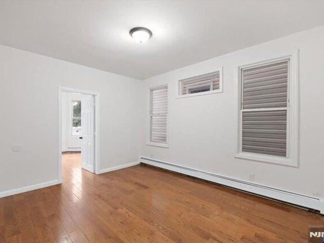 house with 7 bedroom, East Orange NJ ES105142491