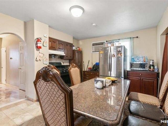 house with 7 bedroom, Elizabeth NJ ES105123582