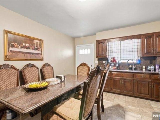 house with 7 bedroom, Elizabeth NJ ES105155964