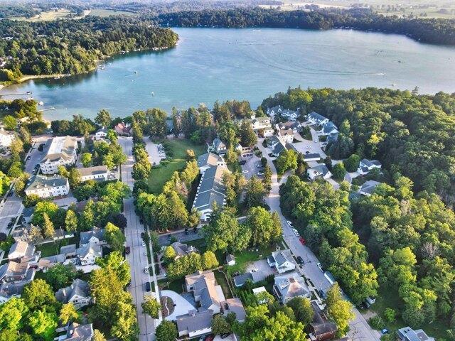house with 7 bedroom, Elkhart Lake WI DS93198968