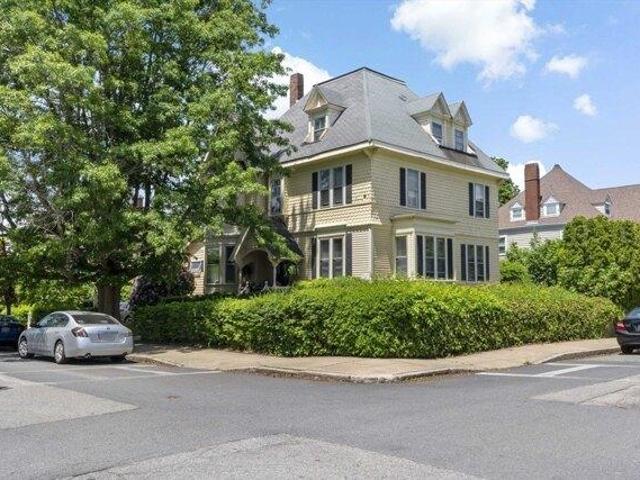 house with 7 bedroom, Fall River MA ES104150658