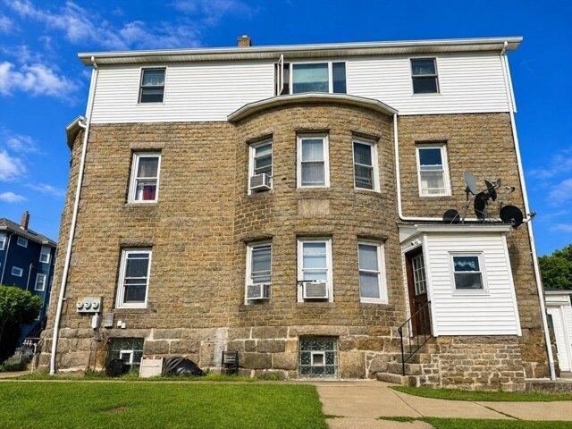 house with 7 bedroom, Fall River MA ES104920324