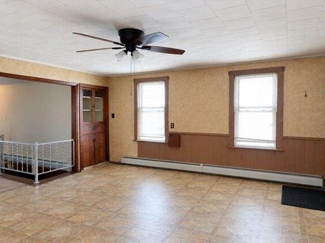 house with 7 bedroom, Fall River MA ES105059872