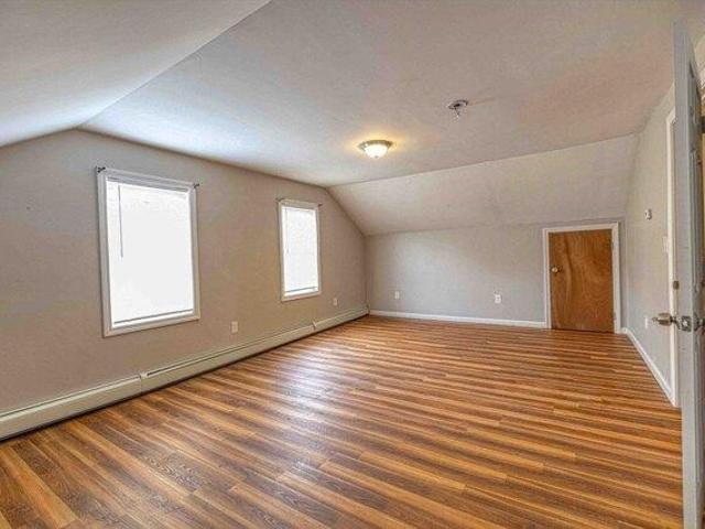 house with 7 bedroom, Fall River MA ES105175701
