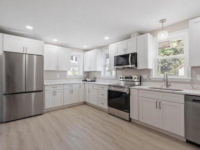 house with 7 bedroom, Fitchburg MA ES105125195