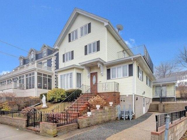 house with 7 bedroom, Gloucester MA DLS102412393