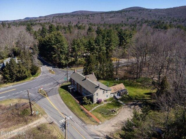 house with 7 bedroom, Great Barrington MA DLS103034358
