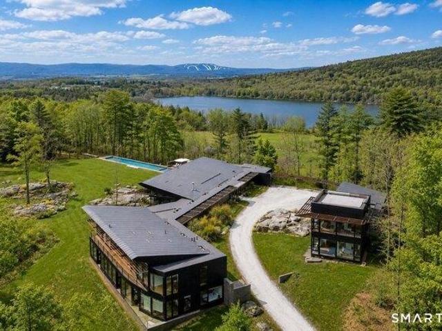 house with 7 bedroom, Great Barrington MA ES103500300