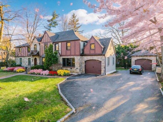 house with 7 bedroom, Great Neck NY ES103624302