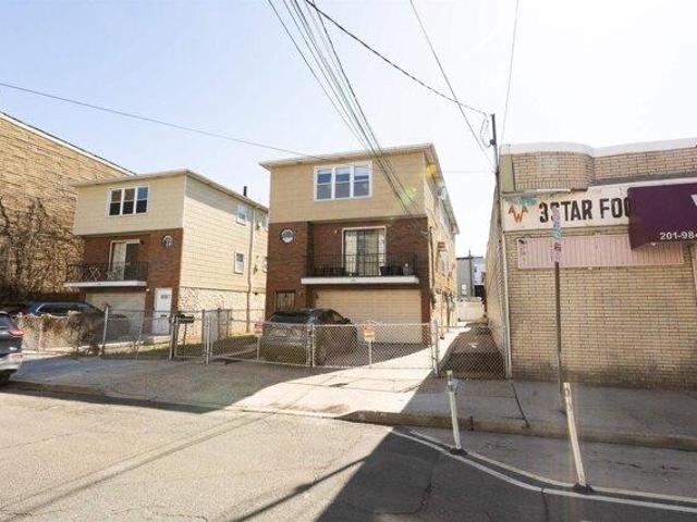 house with 7 bedroom, Jersey City NJ DLS102214575