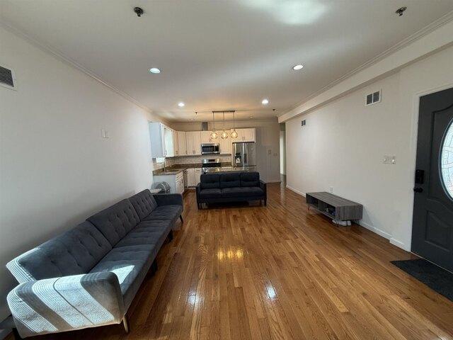 house with 7 bedroom, Jersey City NJ ES103620735