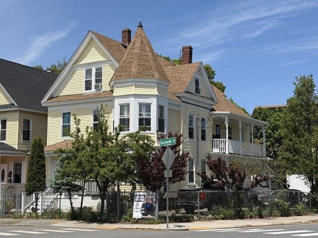 house with 7 bedroom, Lawrence MA ES103970367