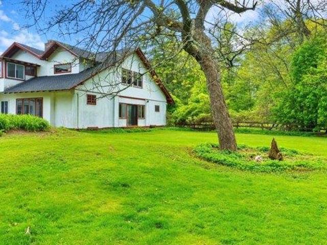 house with 7 bedroom, Lenox MA DLS103073425