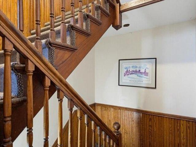 house with 7 bedroom, Manchester NH ES103444585