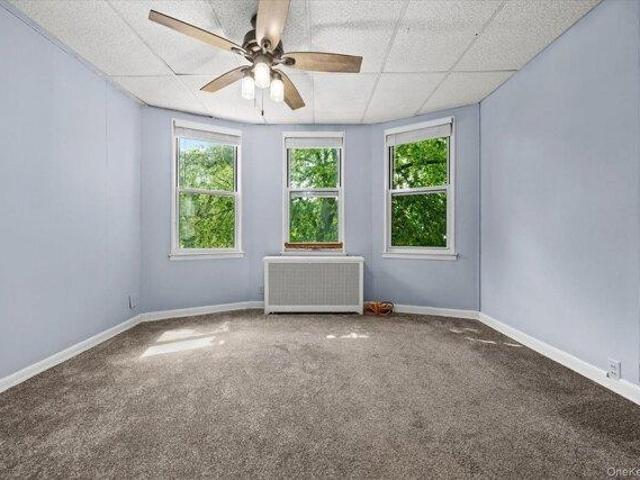 house with 7 bedroom, Maspeth NY ES103601749