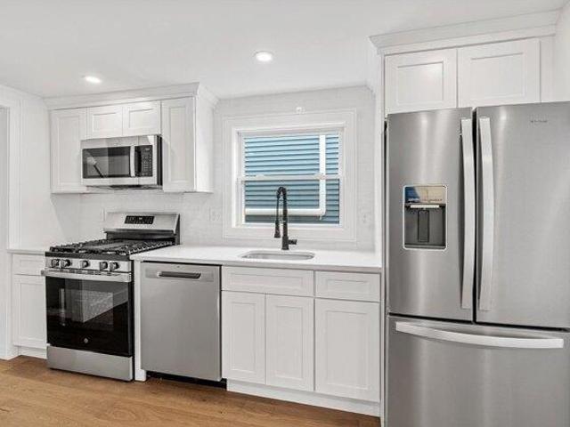 house with 7 bedroom, Medford MA ES103809343