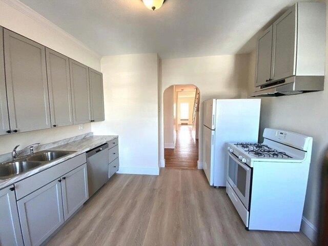 house with 7 bedroom, Melrose MA DLS102960626