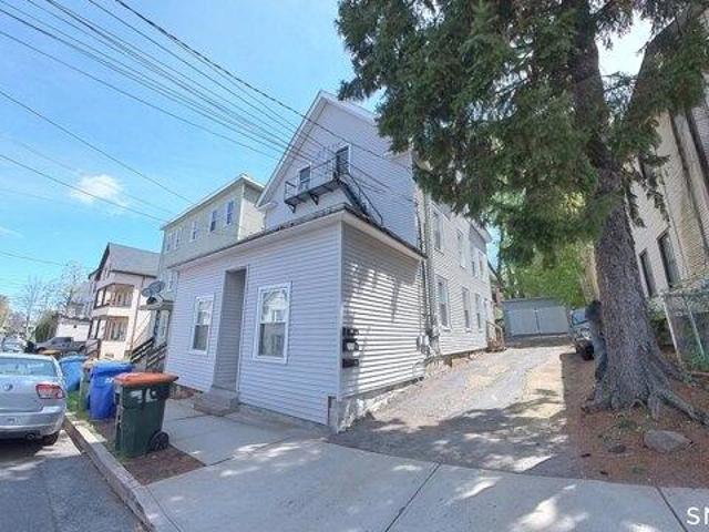 house with 7 bedroom, Meriden CT ES103102193