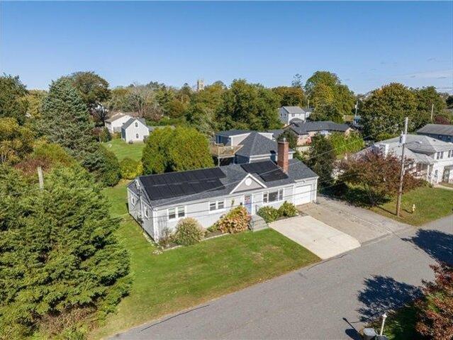 house with 7 bedroom, Middletown RI ES103437004