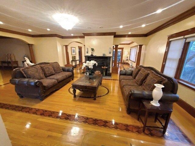 house with 7 bedroom, Newton MA DS102121692