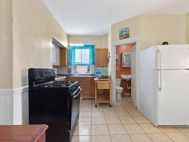house with 7 bedroom, New Bedford MA ES103968296