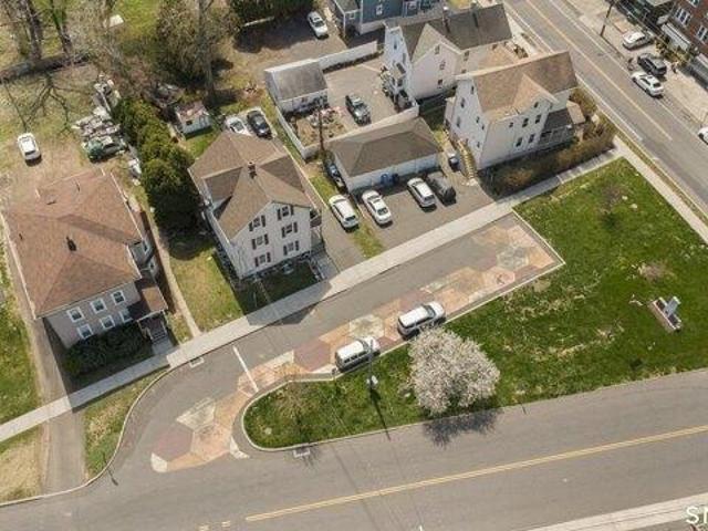 house with 7 bedroom, New Britain CT ES104921032