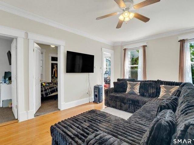 house with 7 bedroom, New Haven CT ES104904073