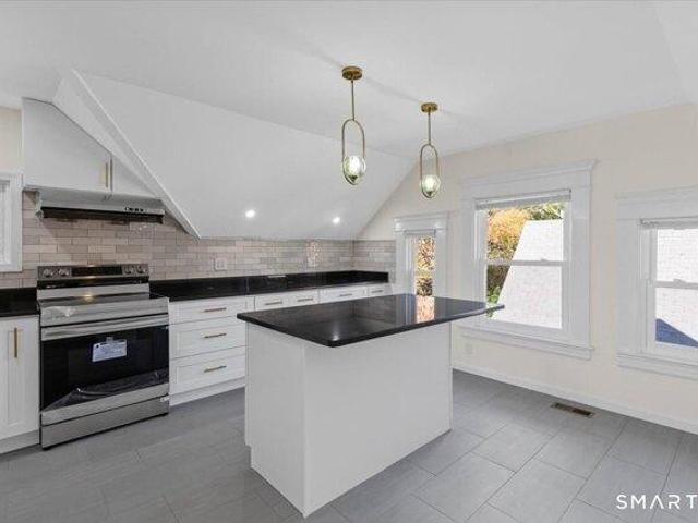 house with 7 bedroom, New Haven CT ES104376665