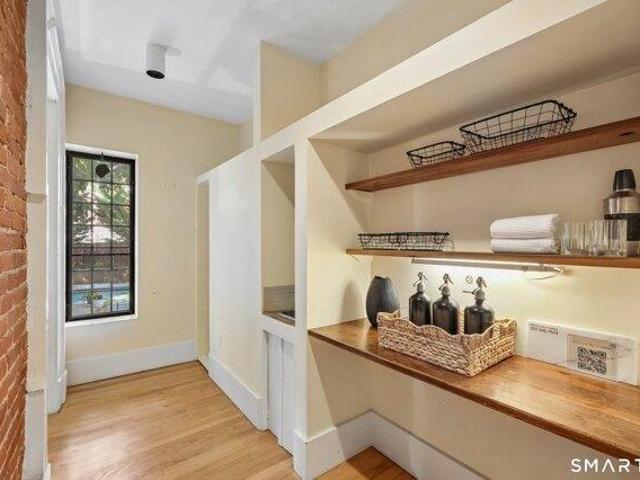 house with 7 bedroom, New Haven CT ES105123811