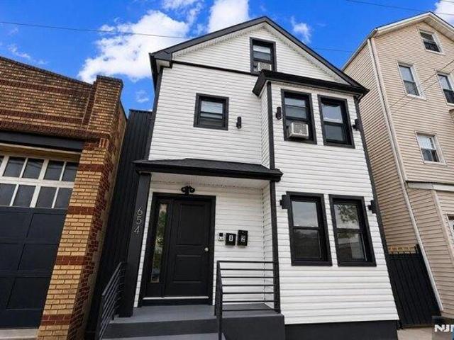 house with 7 bedroom, Newark NJ DLS102708157
