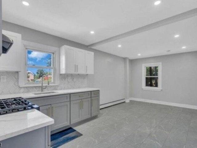 house with 7 bedroom, Newark NJ DLS93381432