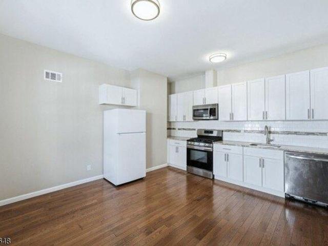 house with 7 bedroom, Newark NJ DS102583413