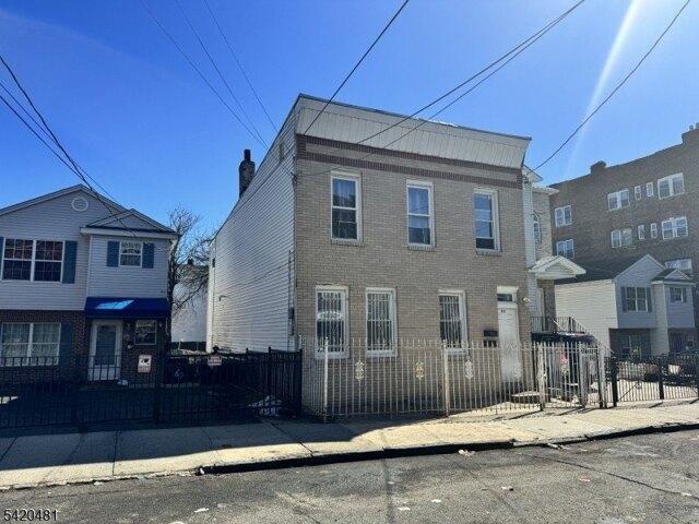 house with 7 bedroom, Newark NJ ES104758170