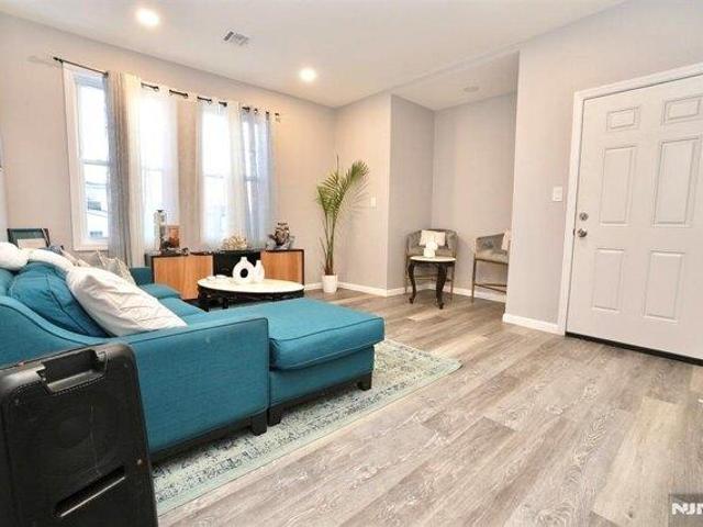 house with 7 bedroom, Newark NJ ES104149730