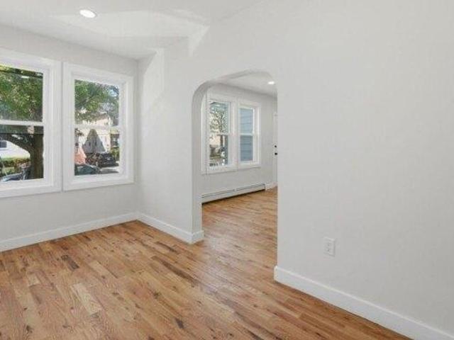 house with 7 bedroom, Newark NJ ES105175084