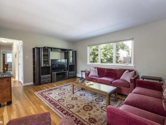 house with 7 bedroom, North Riverdale NY DLS102244752