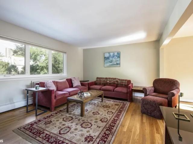 house with 7 bedroom, North Riverdale NY DS102715688